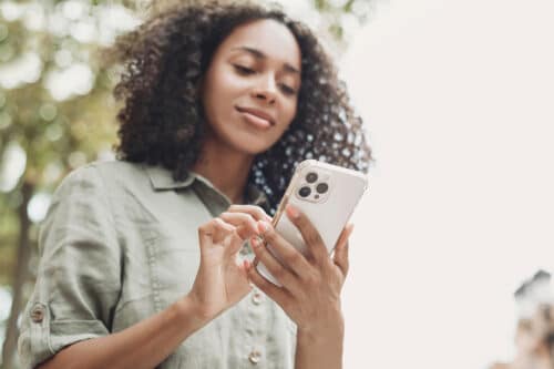 Over Tadaah - Tadaah